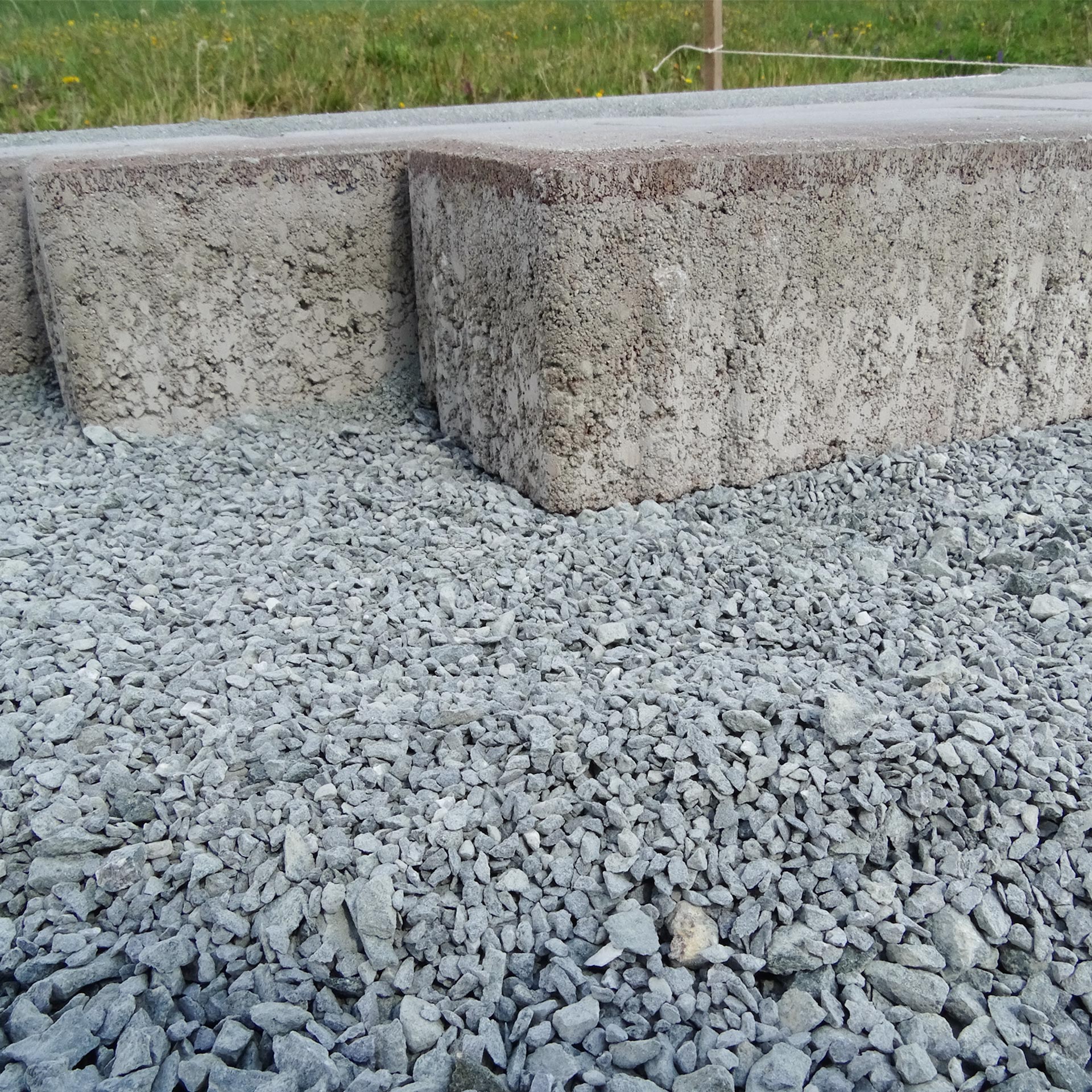 25 kg Diabas Pflastersplitt grau 1-5/2-5 mm für Pflasterbettung ...